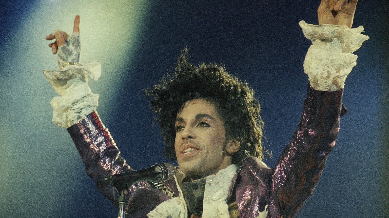 Unveiling the Ascent of Prince in the 80s | oldschoolvideos.com